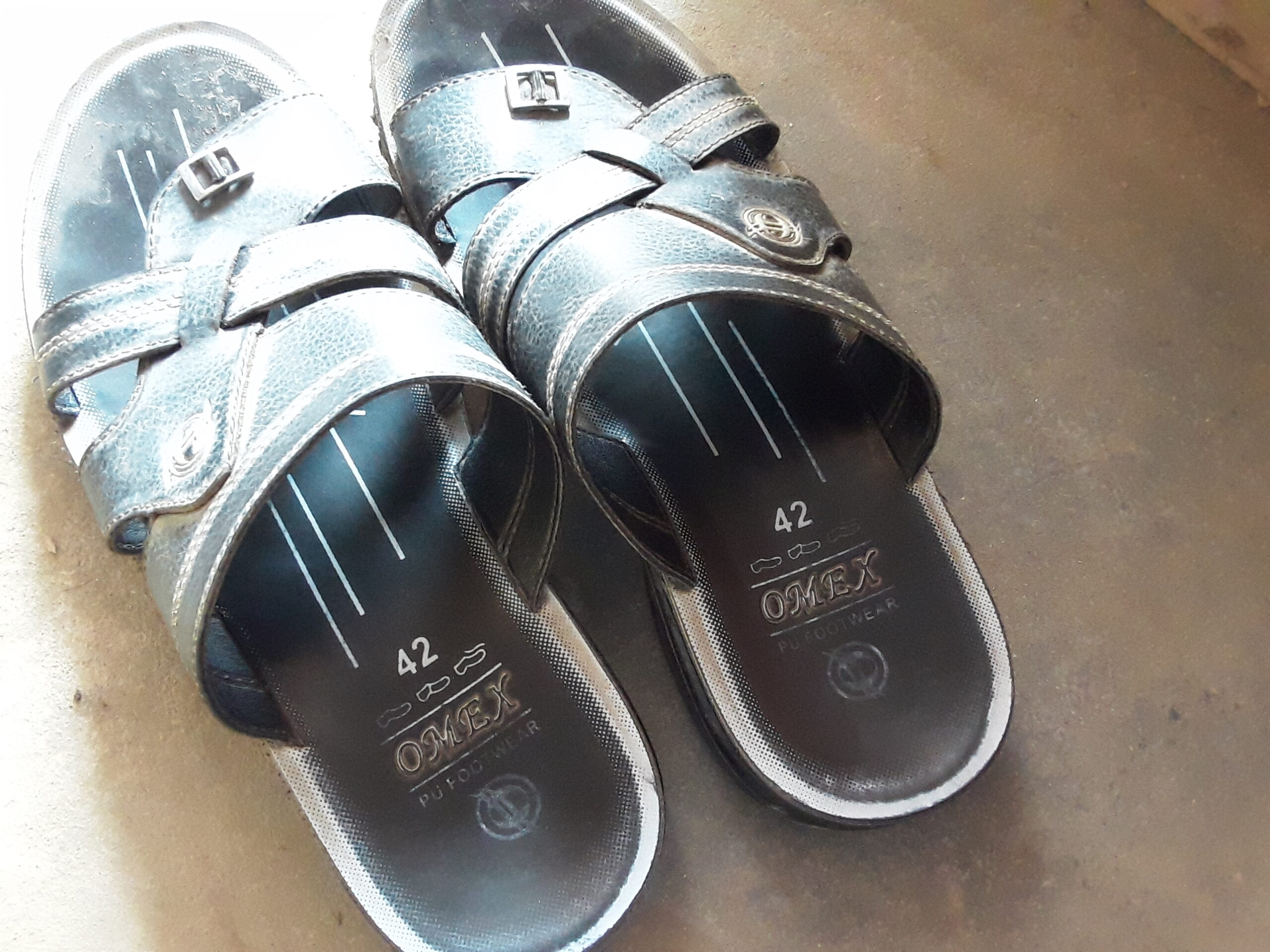 Step-by-Step Guide: How to Clean Yeezy Slides for Optimal Freshness ...
